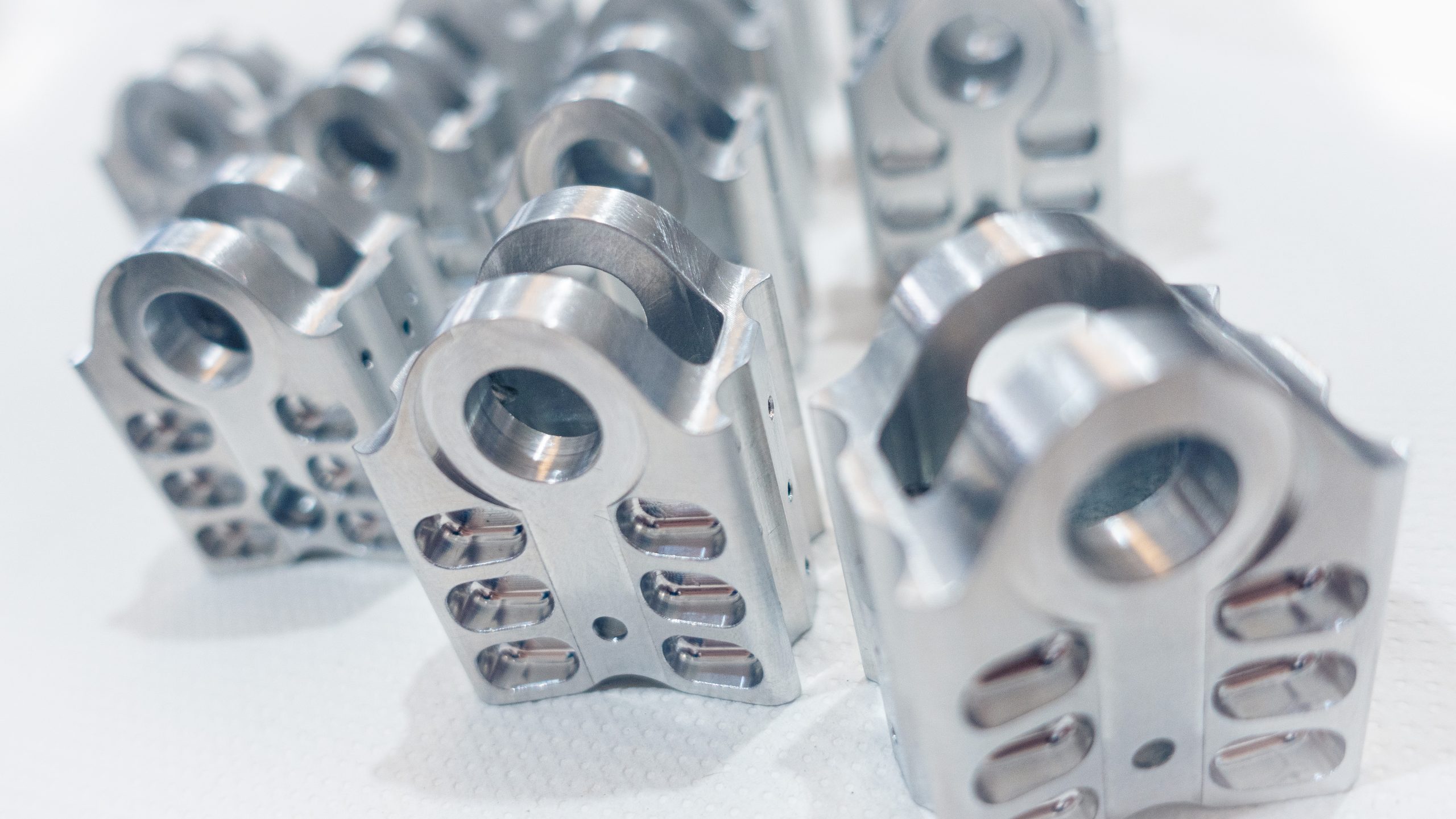 Pre-series manufacturing, Santander award and hydrogen engine progress - INNengine